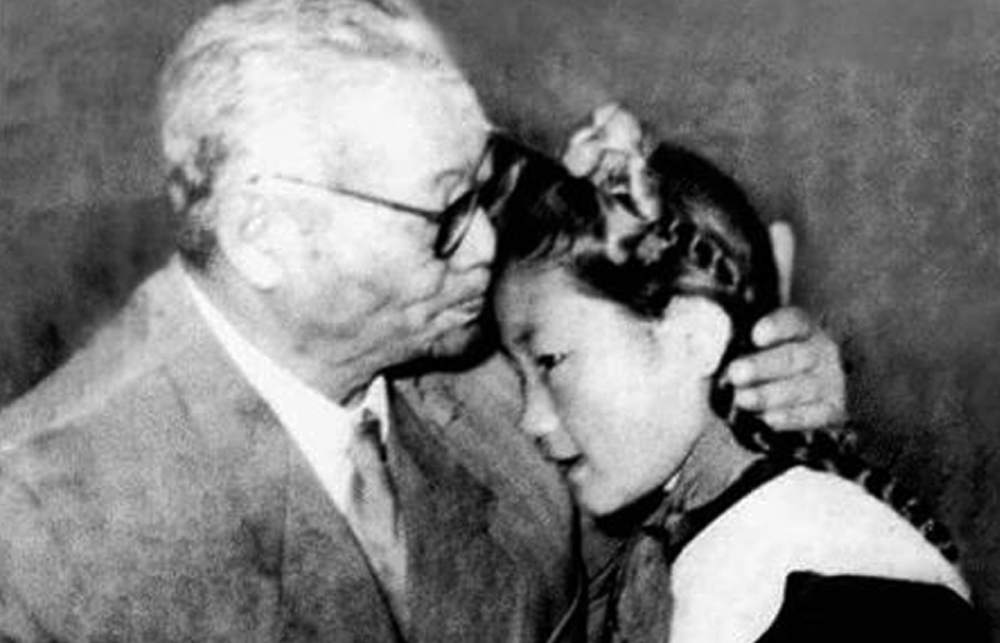 Д.Чулуунхүү: Ж.Самбуу гуай медаль зүүж өгөөд “Эрдэм номдоо хичээнгүйлэн ...